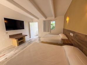 Quarto Standard, 2 camas de casal, vista parcial para o oceano | Roupa de alta qualidade, roupa de cama fornecida 