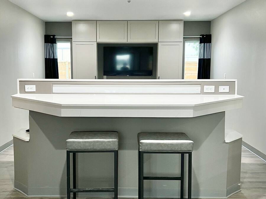 Quarto solteiro | Escrivaninha, espaço de trabalho para notebook, Wi-Fi de cortesia