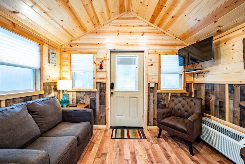 Willow: Sleeps 3, Tiny Cabin, Pets, Near Lake/park - Oklahoma