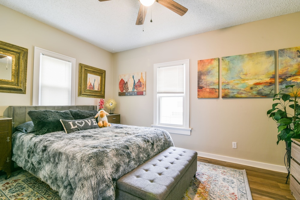 Fully Updated Bungalow Style - Close To Downtown - Sedgwick County Zoo, Wichita