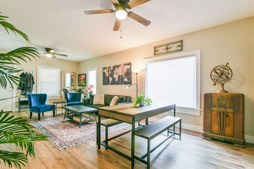 Fully Updated Bungalow Style - Close To Downtown - Kansas