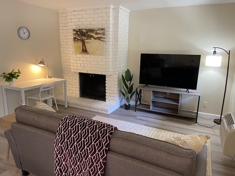 Cozy 1k & 1q / 1b, 5 Minutes Walk To Downtown - Walnut Creek, CA