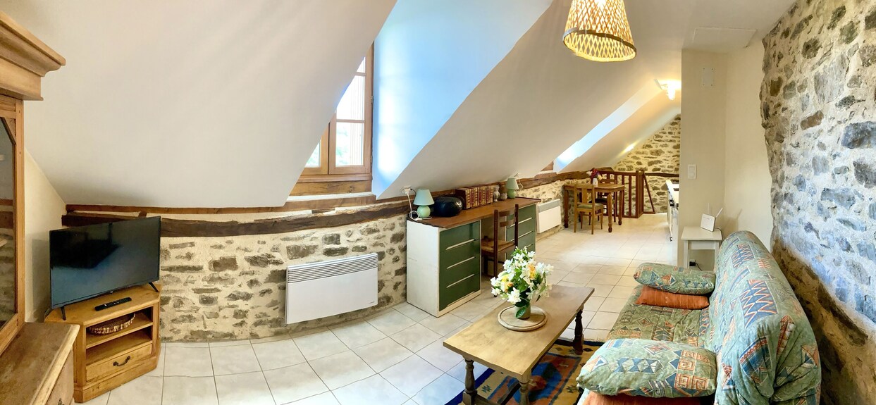 « Lou Cambrou » Cottage/gîte Situé Quartier Historique De La Forteresse De Najac - Aveyron