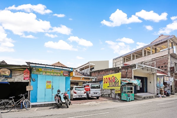 Hotel O Griyo Sonia - Surabaya