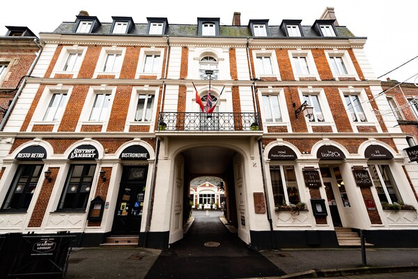 Hôtel Du Lion D'or - Bernay