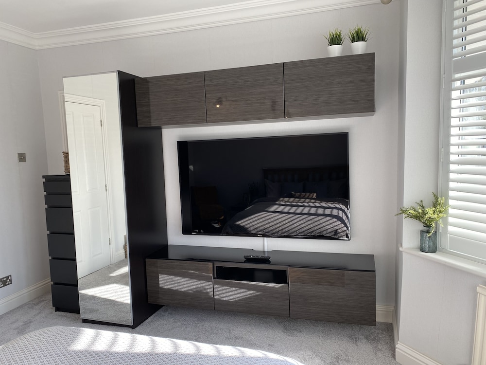 Ultra Modern Luxury Apartment - Hounslow