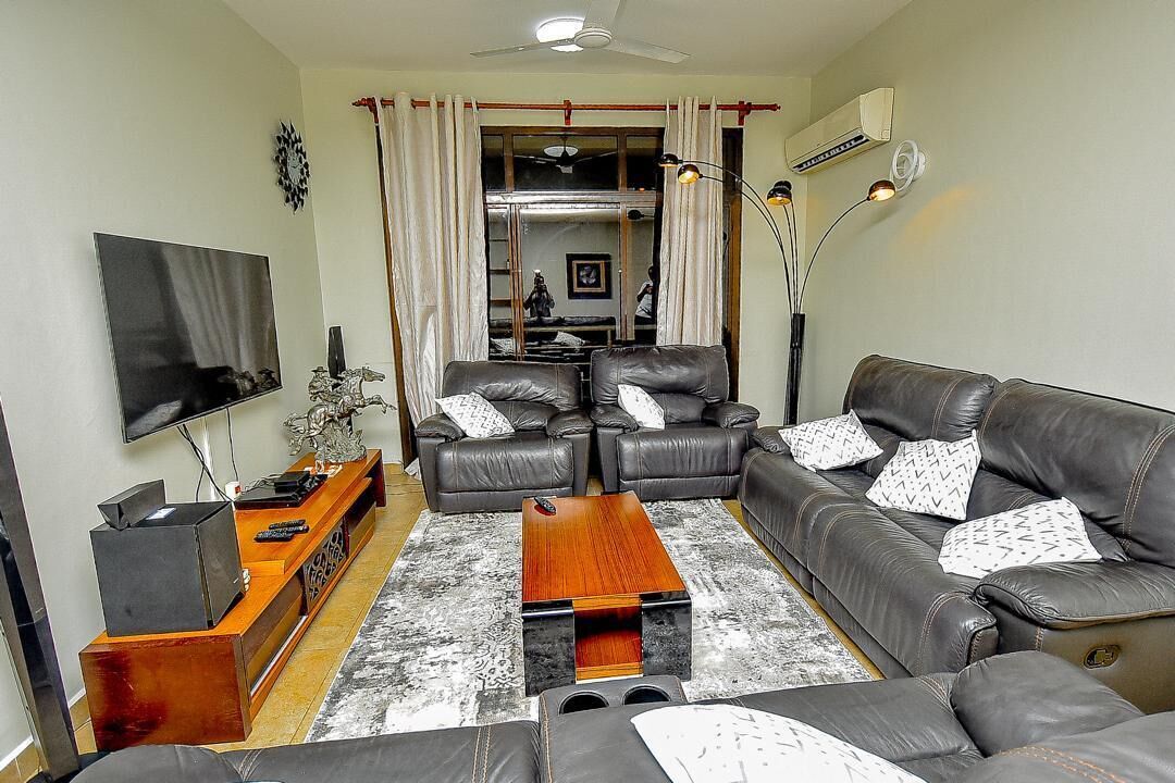 A Lovely 3 Bedroom Apartment With Gym+ Pool Near Muhimbili Hospital - Dar es Salaam