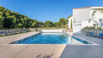 Piscina externa sazonal