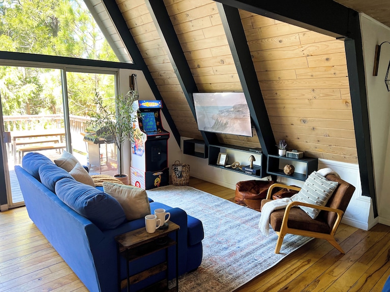 Hot Tub- Ev Charger- Kid Friendly- Arcade Game- Fire Pit- Bbq- Near The Village - Lake Arrowhead, CA