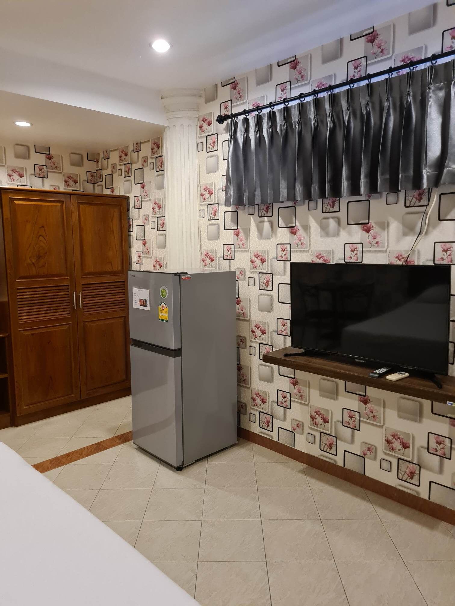 Com mobília individualizada, Wi-fi grátis 