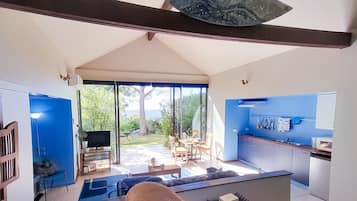 Estúdio Panorâmico, 1 quarto, não fumadores, vista para o oceano | Com decoração personalizada, com mobília individualizada