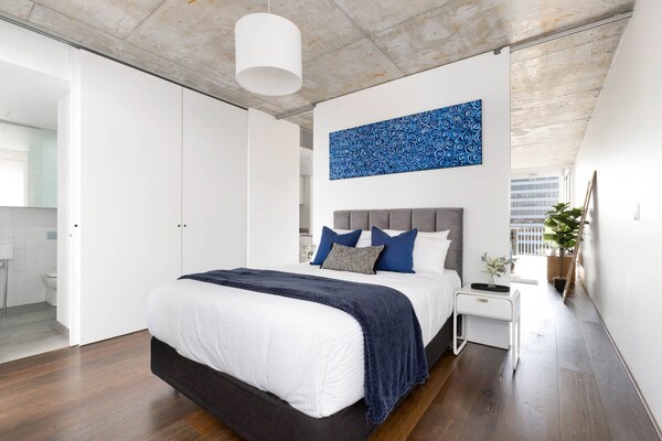 The Chromatic Apartments By Urban Rest - Surry Hills