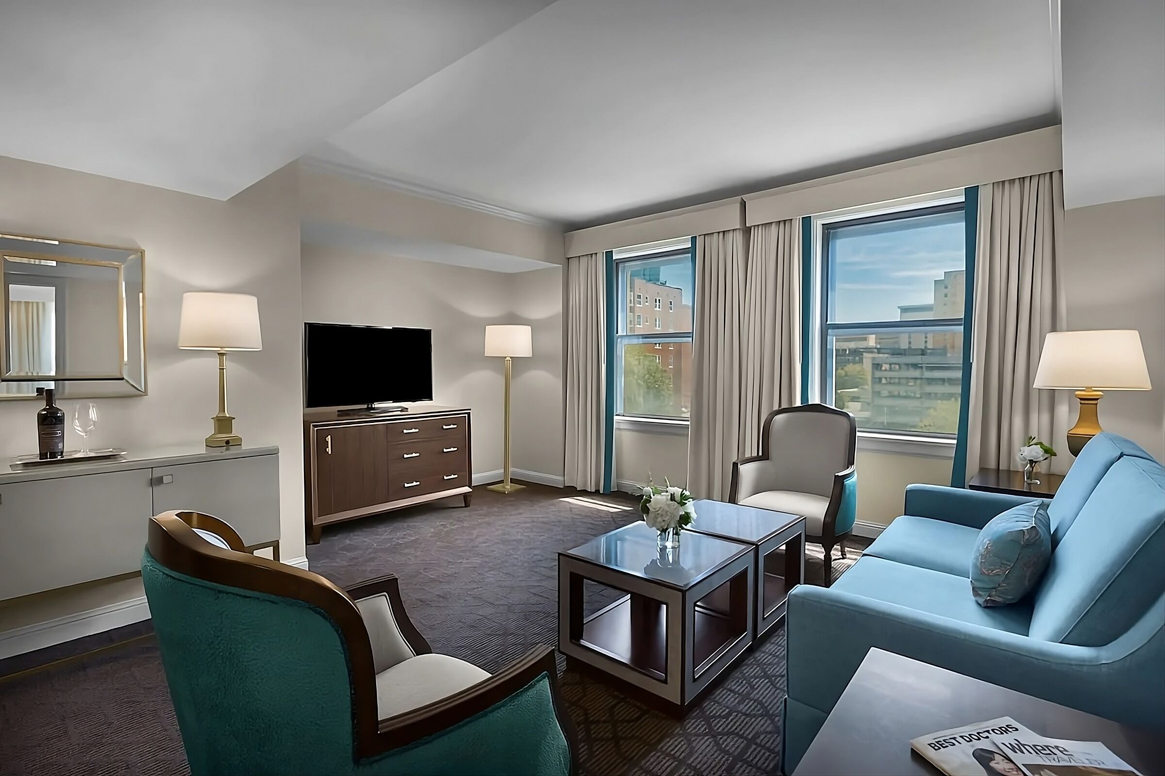 Close To Missouri History Museum! Pets Allowed! Parking, Pool, And Cinema! - 