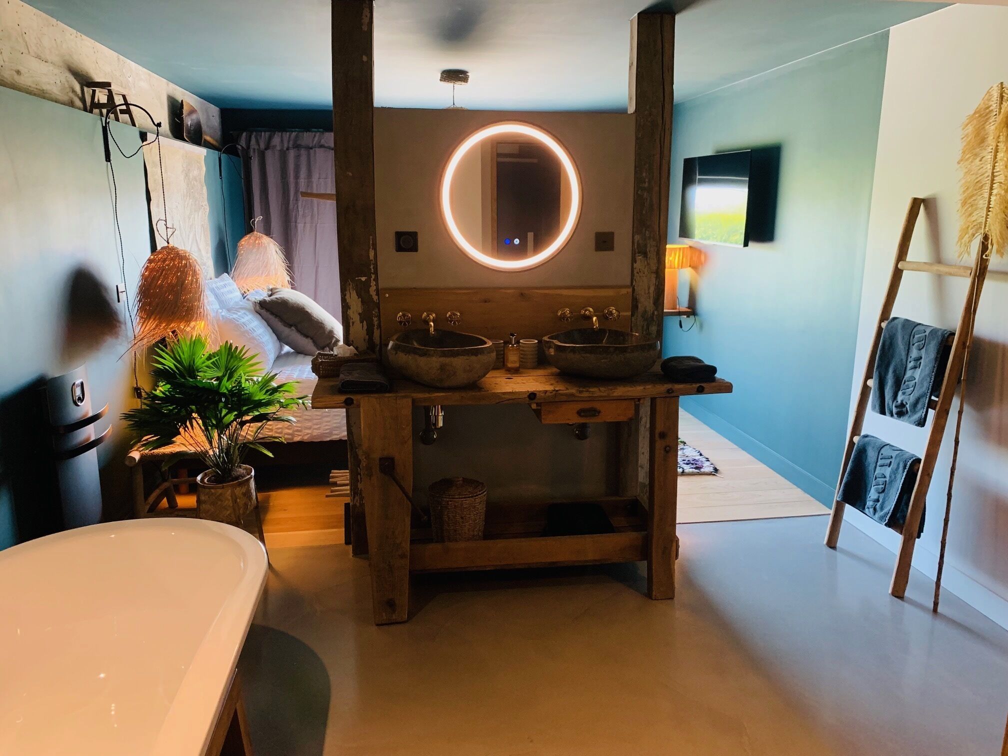 Quarto premium | Banheiro | Secador de cabelo, toalhas de banho, sabonete, shampoo