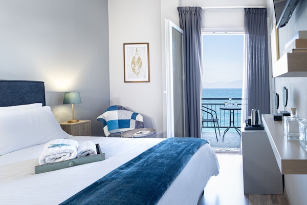 Minibar, cofre no quarto, secretária