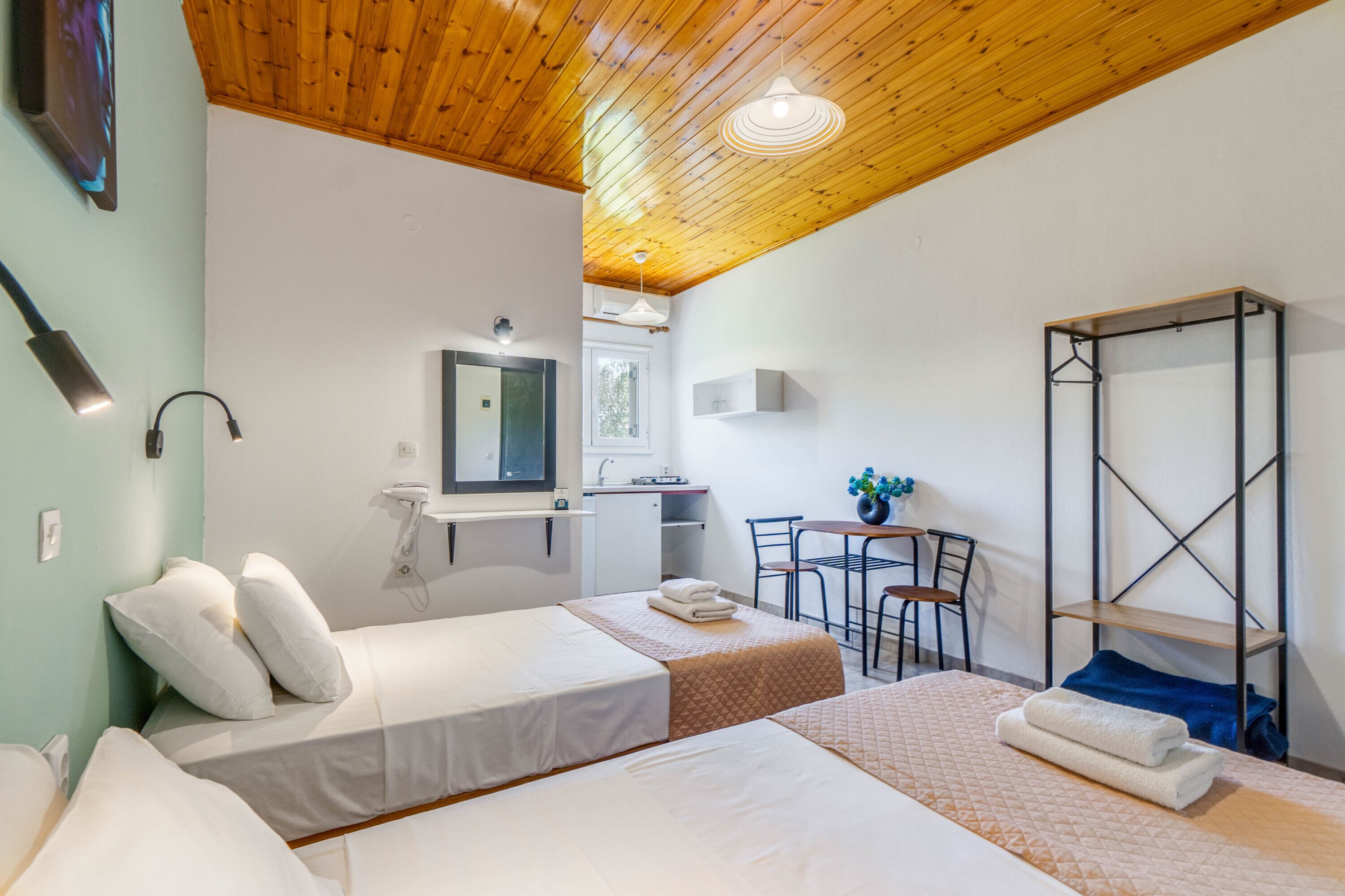 Saint Peter Bay - Basic Room: Vacation Apartment With Shared Pool & Wi-fi - Kavos