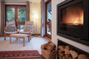 TV 32 polegadas com canais a cabo, lareira