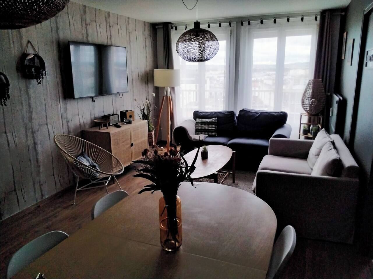 Reims: Bel Appartement Avec 4 Chambres Et 4 Sdb - Reims