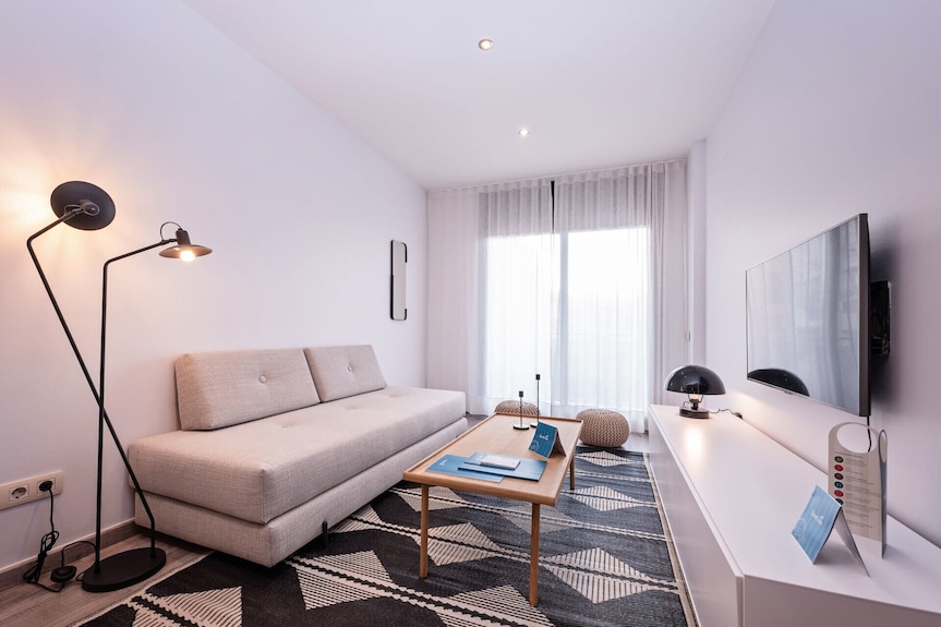 Sweett | Fira 504 - Zwei Schlafzimmer Wohnung, Schläft 5 - Costa Brava