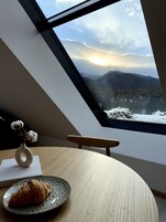 Penthouse, 2 quartos, vista para a montanha, na torre | Vista do quarto