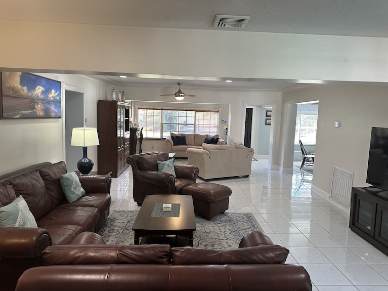 Family Friendly Beach House. - Pompano Beach, FL