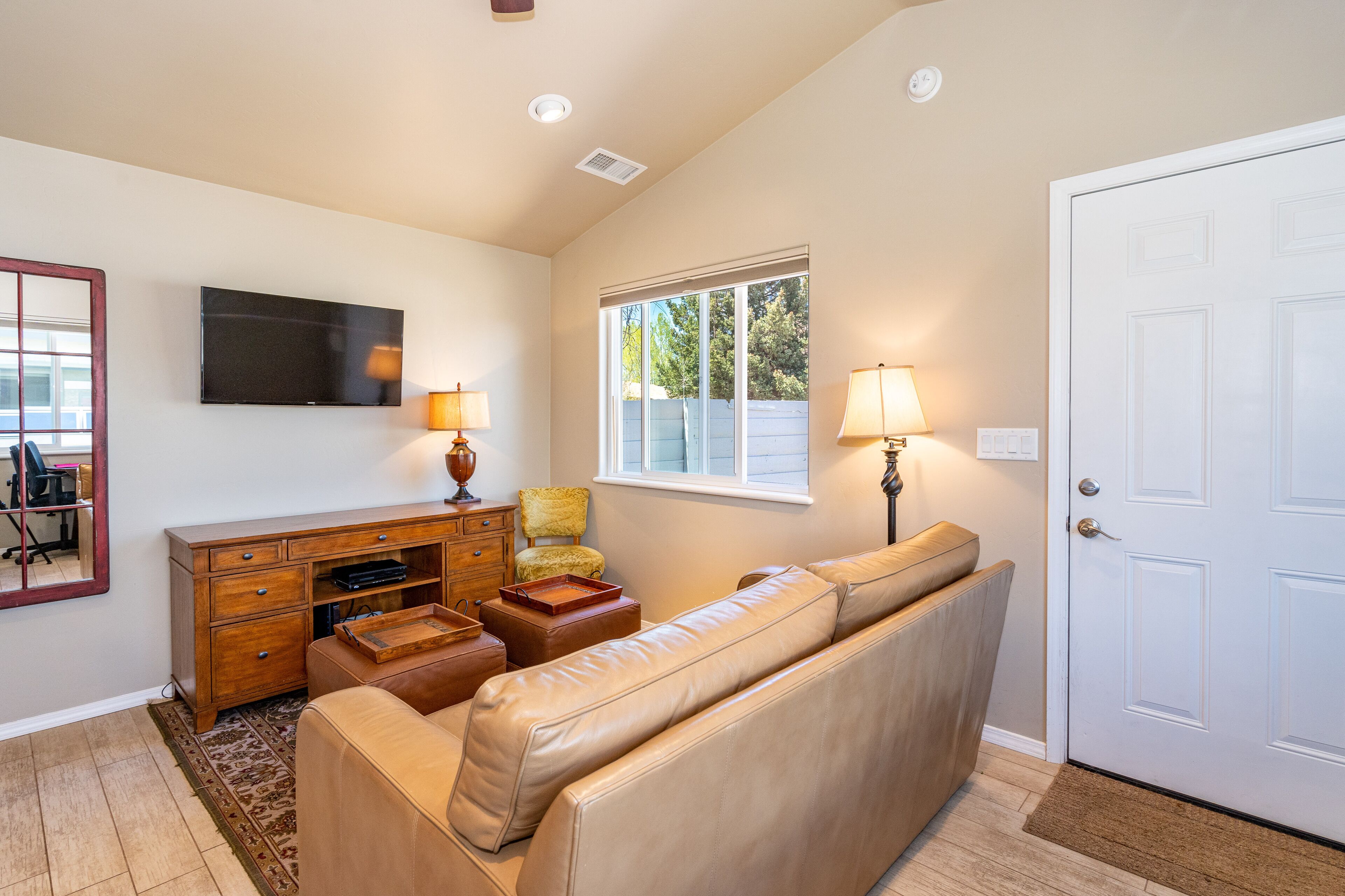 Stunning Casita In The Heart Of Flagstaff - Flagstaff, AZ