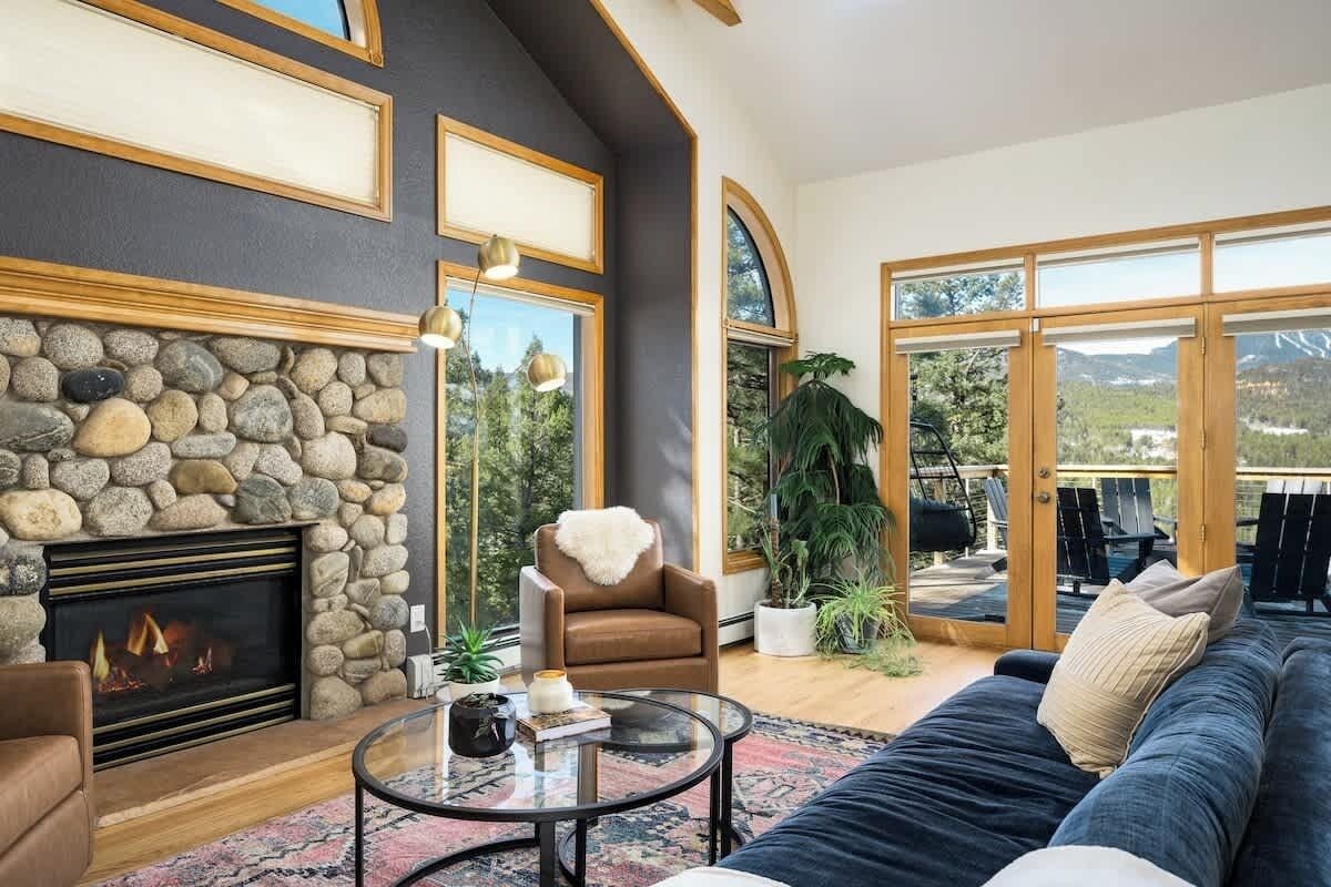 Wonder Lodge: Mountain Views, Hot Tub & Fire Pit - Morrison, CO