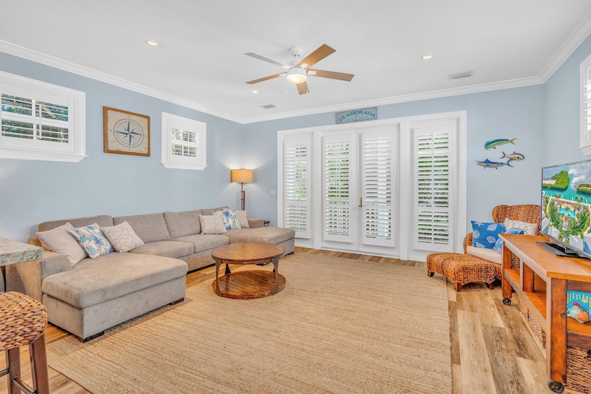 Renovated Anglers Reef 2br + Sleeper + Ocean Views, Pool, Marina, Sleeps 8 - Islamorada