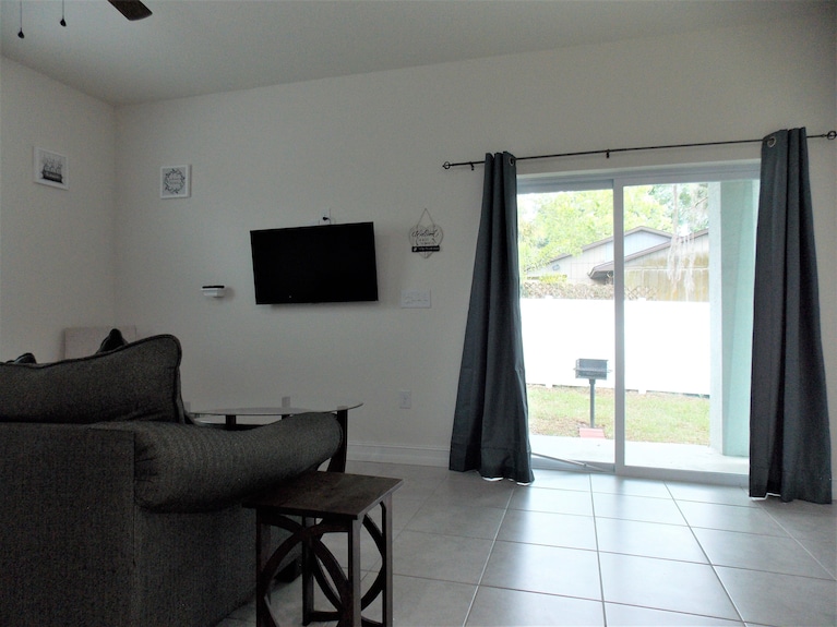 New And Luxurious - Tampa, FL