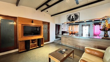 Casa de Campo Familiar | Lençóis de algodão egípcio, roupa de alta qualidade, Wi-fi grátis 