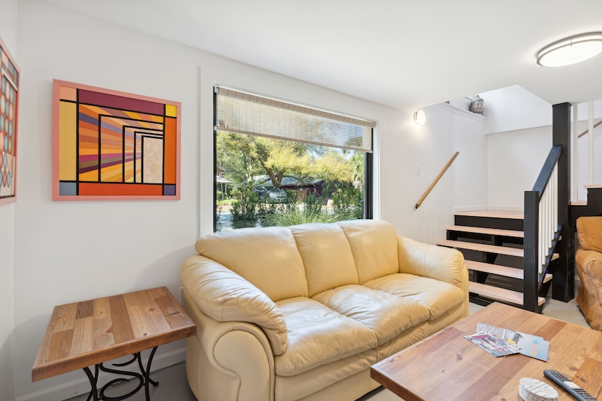 Fully Fenced And Pet Friendly Folly Vacation Cottage 317 East - Charleston, SC