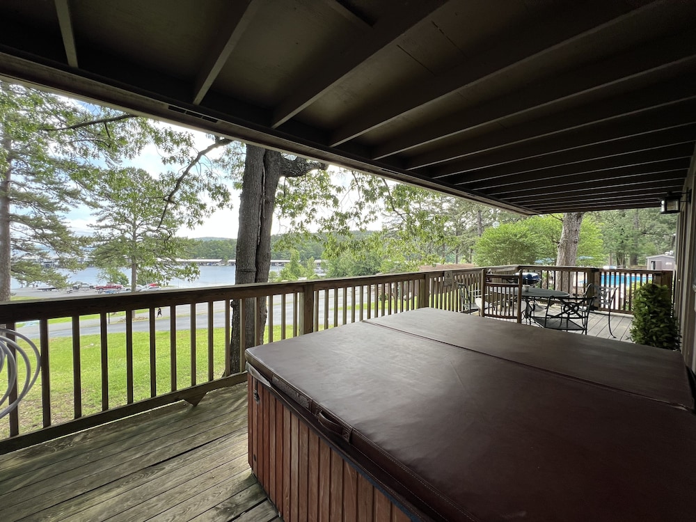 Mountain Harbor Lodge Cottage On Lake Ouachita By Redawning - Arkansas
