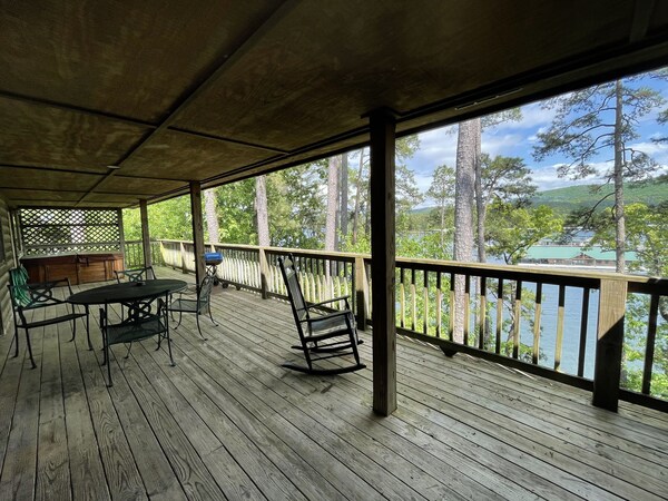 C8, Two Bedroom, Two Bath Log-sided, Lake View Luxury Cottage With Hot Tub By Redawning - Arkansas