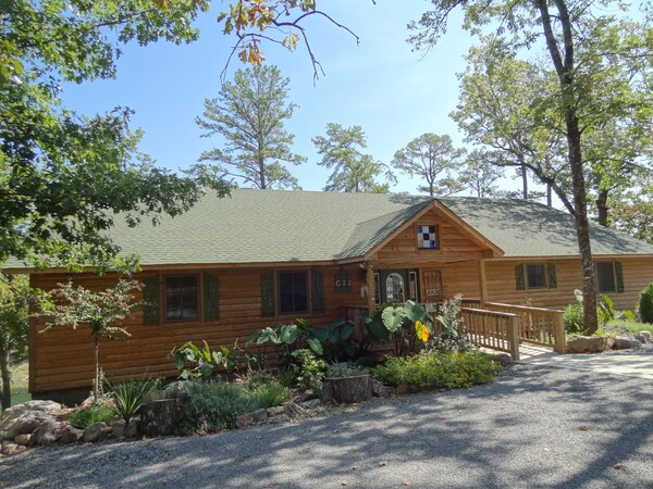 Luxury Three Bedroom, Three Bath Cottage With Hot Overlooking Lake Ouachita. By Redawning - Arkansas