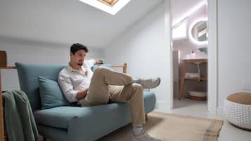 Suíte estúdio | Sala de estar | Smart TV 32 polegadas com canais a cabo, TV