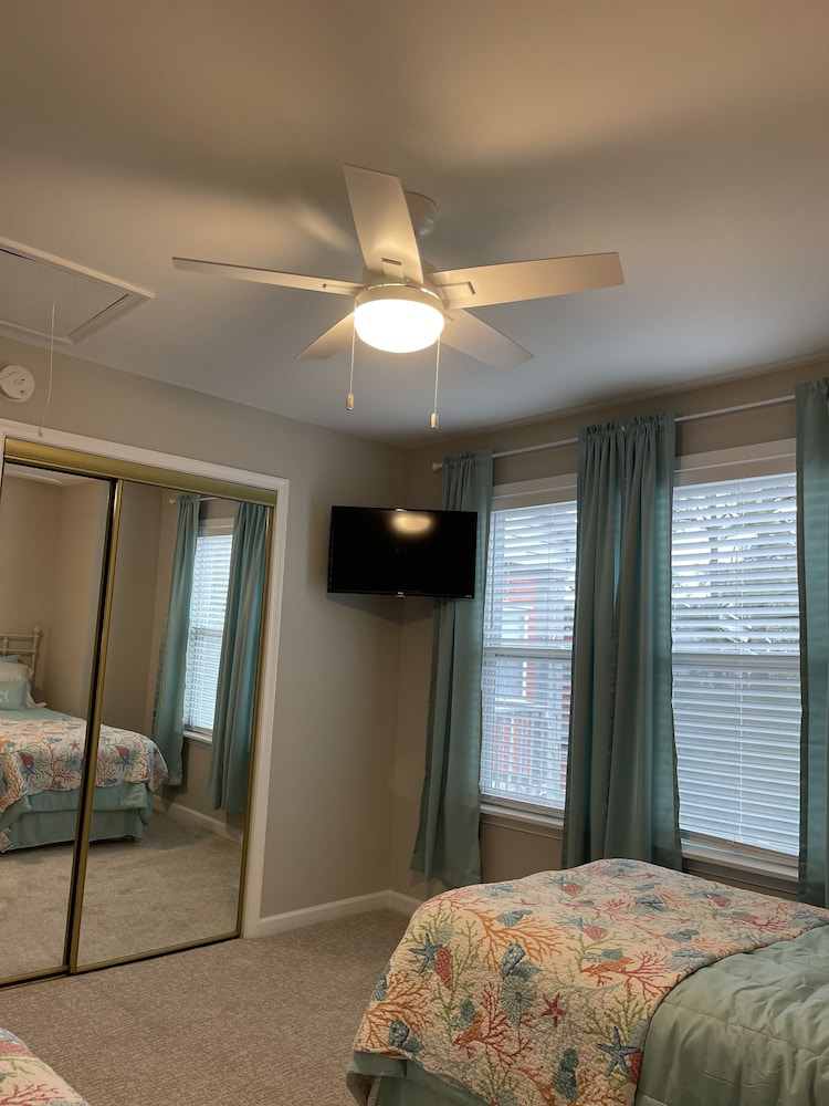 Sunset Seaker! (Soundfront Condo w/Pool) - Kill Devil Hills | FeWo-direkt
