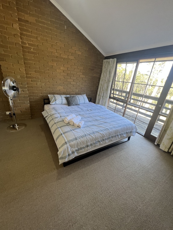 1 Bedroom Studio Very Quiet With Farm View In Heathcote Junction. - Wallan