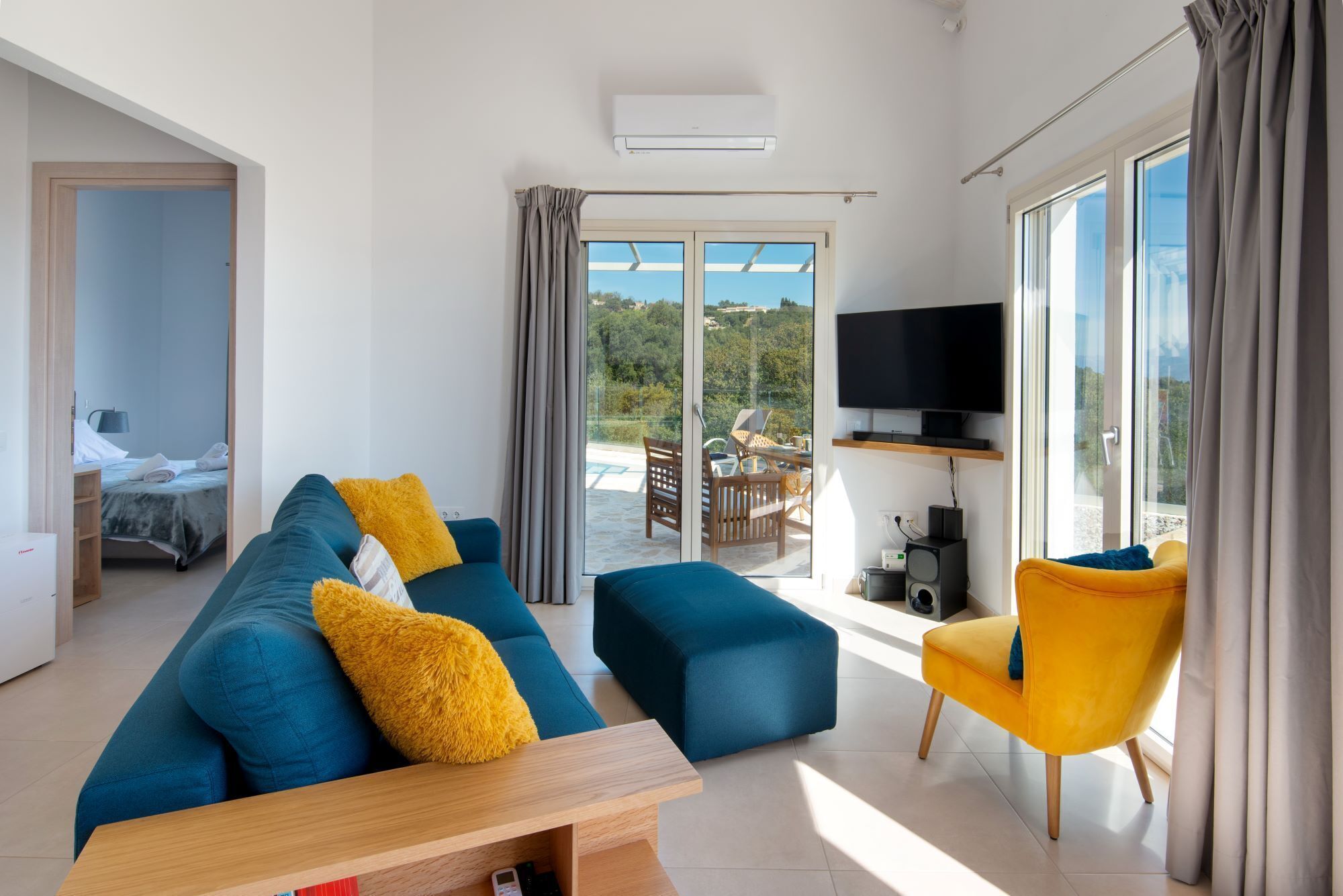 Villa With Modern Amenities And Unique Views - Ksamil