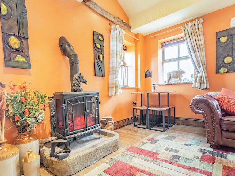 2 Bedroom Accommodation In Glusburn, Near Skipton - Skipton