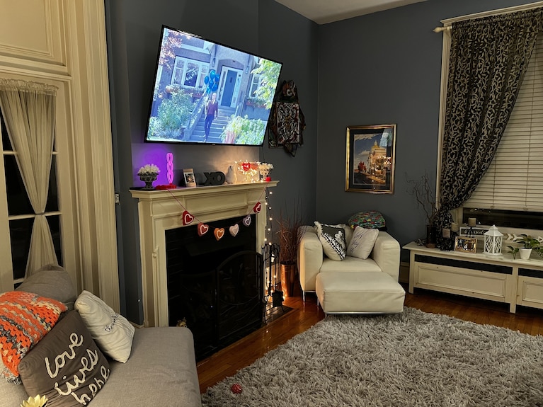 Beautiful 1915 Four Square Home 5 Minutes To Downtown Petersburg Va - Petersburg, VA