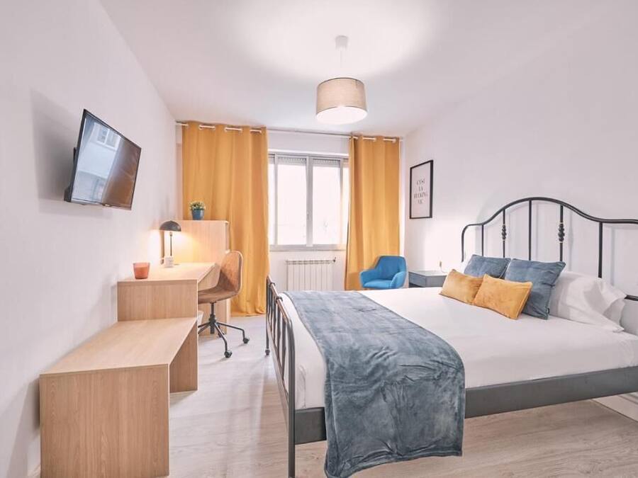 Quarto casal standard | Edredons de pluma, individualmente decorados, individualmente mobiliados