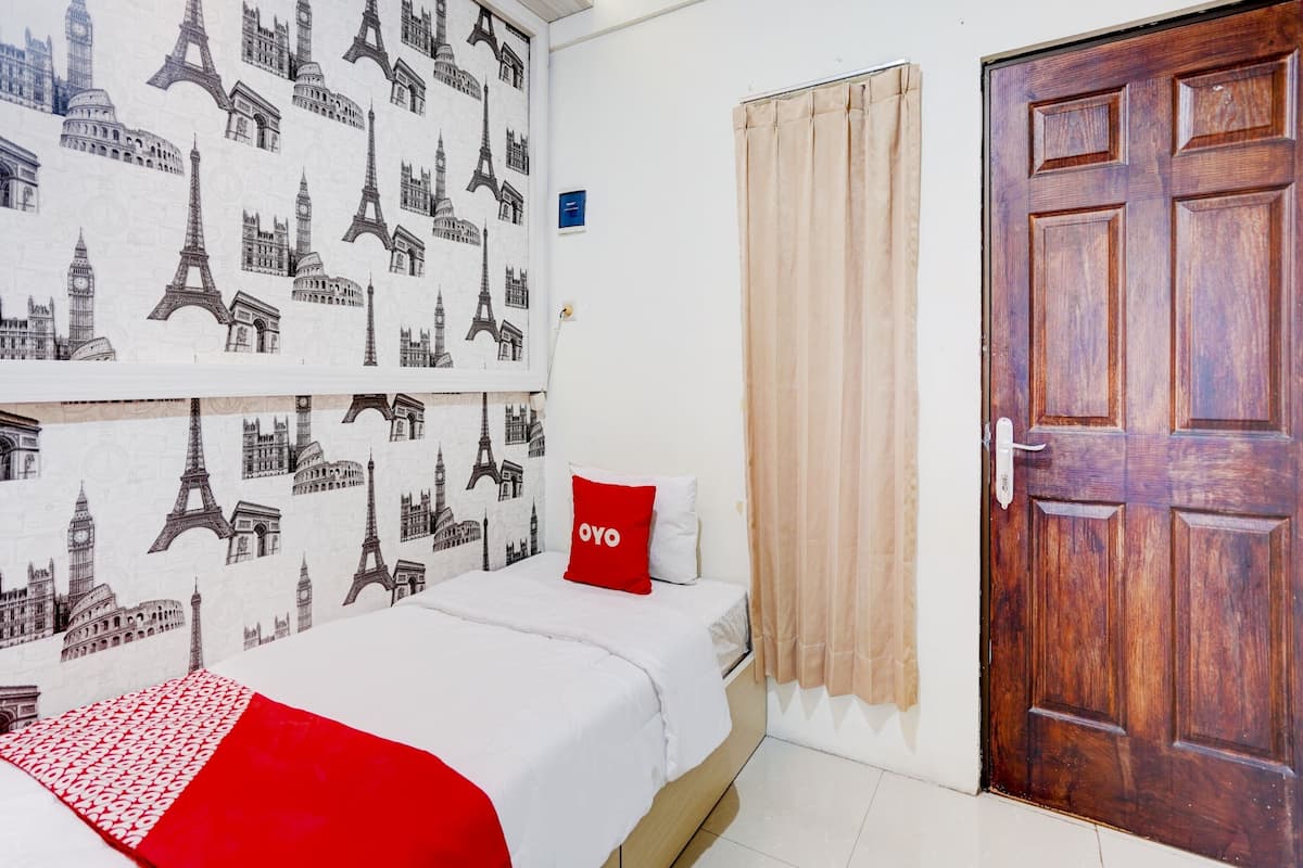 Quarto Individual Deluxe | Secretária, secretária adequada para computadores portáteis