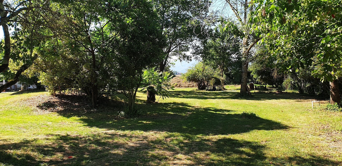 Peace And Green Charm - Alta Garonna