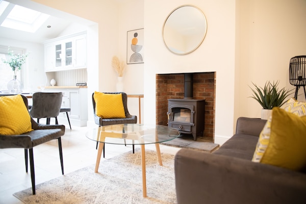 York Minster-3 Bed-sleeps 6-fireplace-free Parking - York, UK