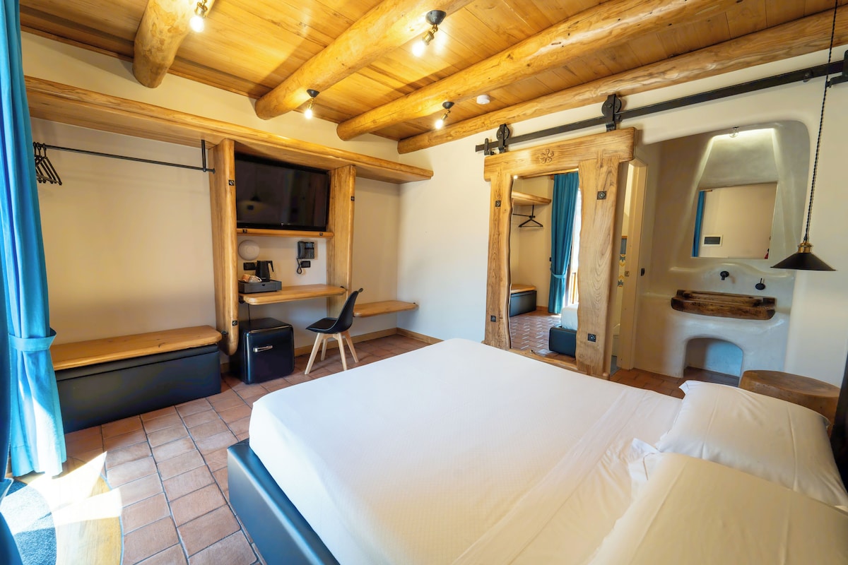 Quarto casal standard | Escrivaninha, quartos à prova de som, Wi-Fi de cortesia, roupa de cama