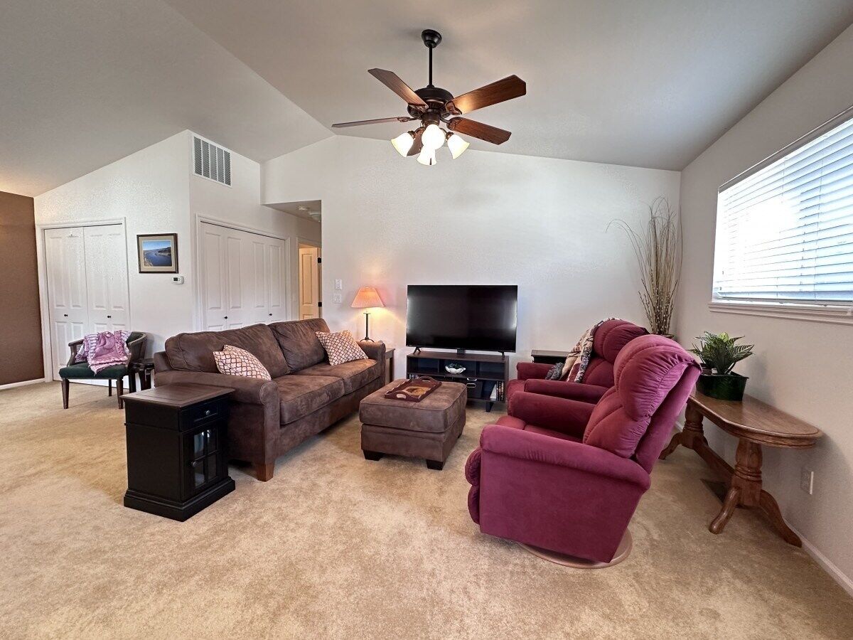 Black Dog Inn, Relaxing Retreat Near Gorge Amphitheater & River - Crescent Bar, WA