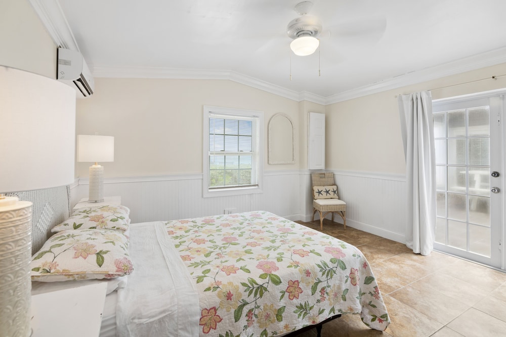 Beachfront Villa Exuma - Calypso House - Farmer's Hill | Vrbo