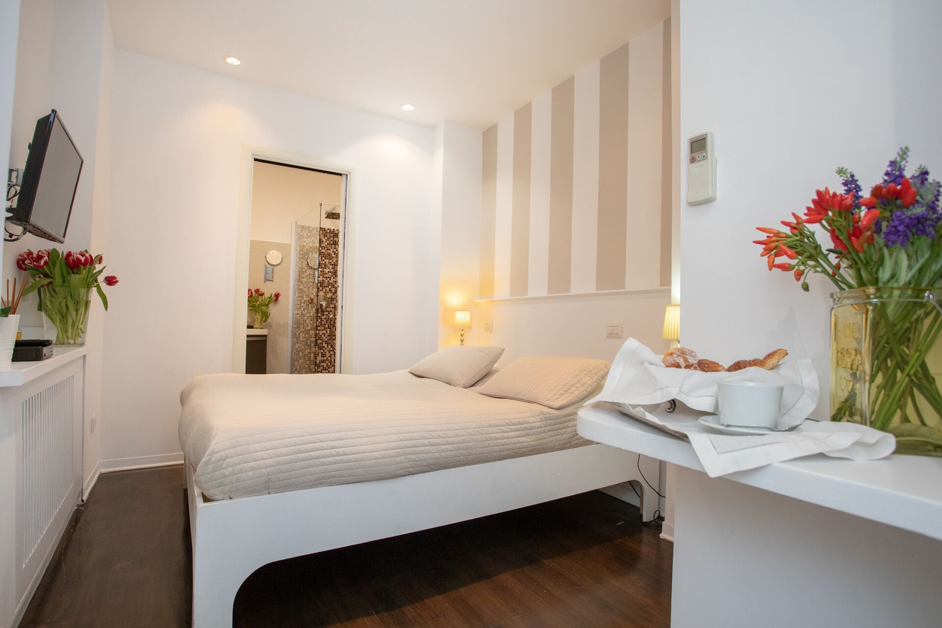 Quarto casal | Roupas de cama antialérgicas, edredons de pluma, Wi-Fi de cortesia