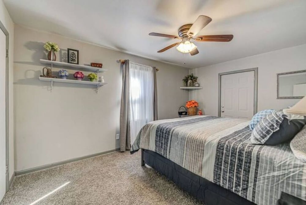 Lovely Home In The Heart Of Spfd! - Springfield