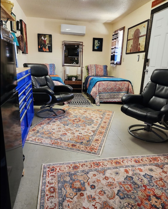 The Artists Cottage ~ Fun Desert Getaway - Arizona